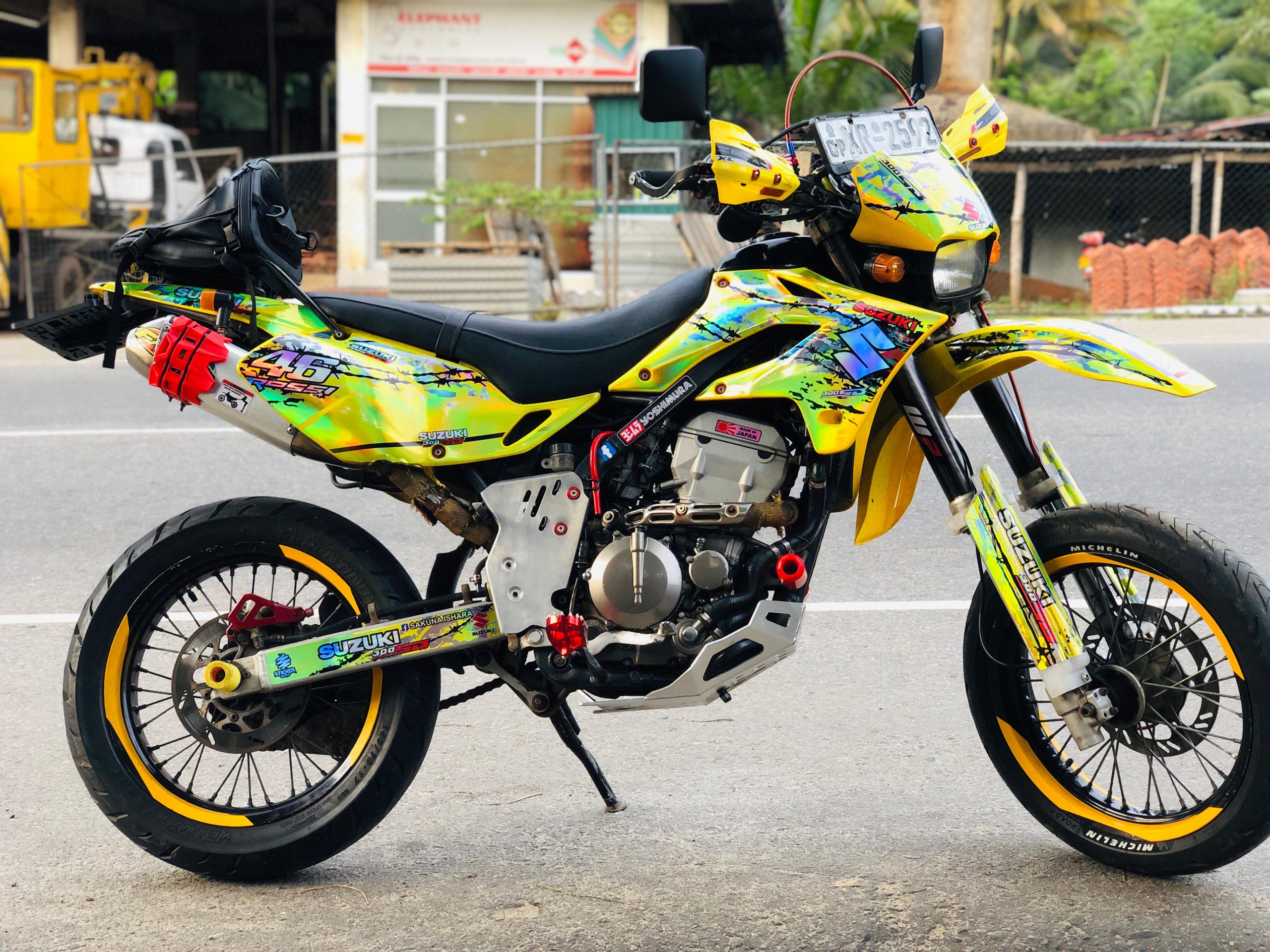 SB Tracker Graphic Kit - Sticker World